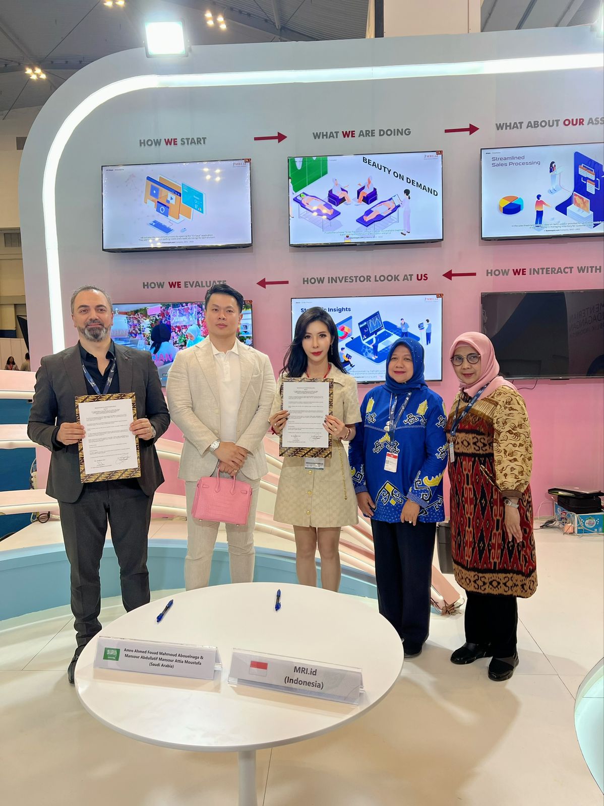 Medis Raksasa Indonesia (MRI) Ramaikan TEI 2023 dengan Konsep Kesehatan ...